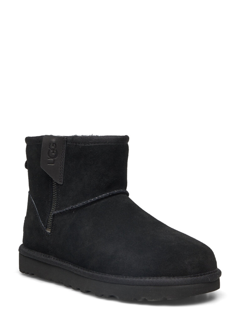 UGG W Classic Mini Bailey Zip - Black - 36 » Best Pris på Prisradar.no
